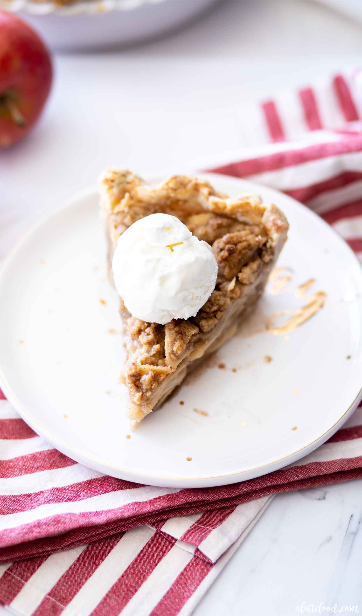 American Apple Pie With Cheese